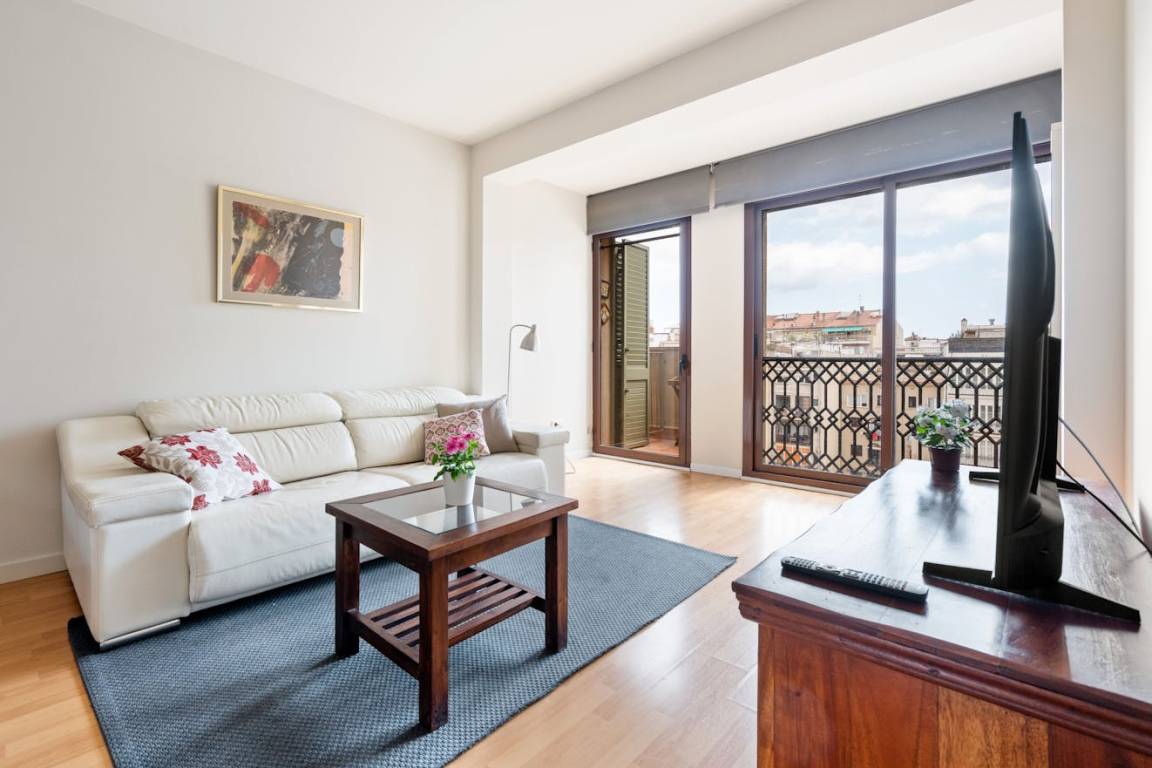 75 M² Apartment ∙ 2 Bedrooms ∙ 3 Guests - Badalona