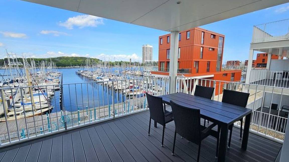 82 M² Apartment ∙ 2 Bedrooms ∙ 4 Guests - Lübeck