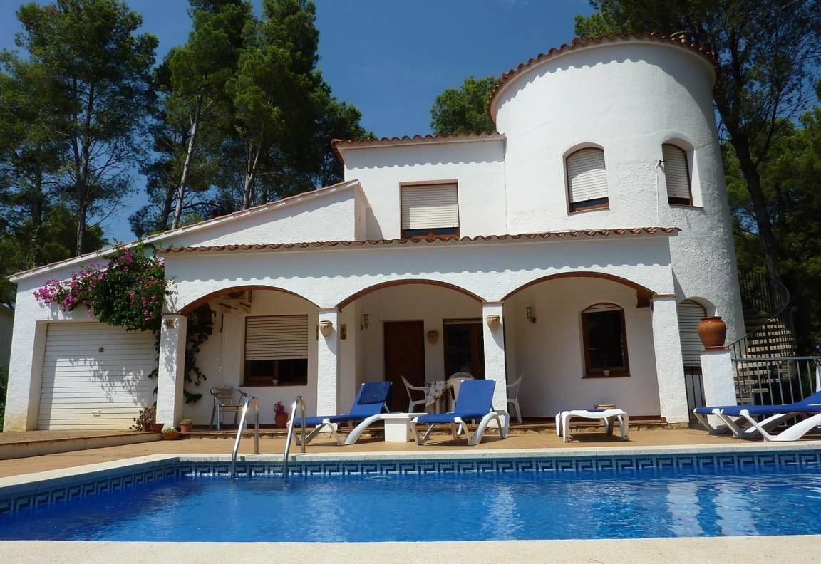 300 M² Villa ∙ 4 Chambres ∙ 8 Personnes - Sa Riera