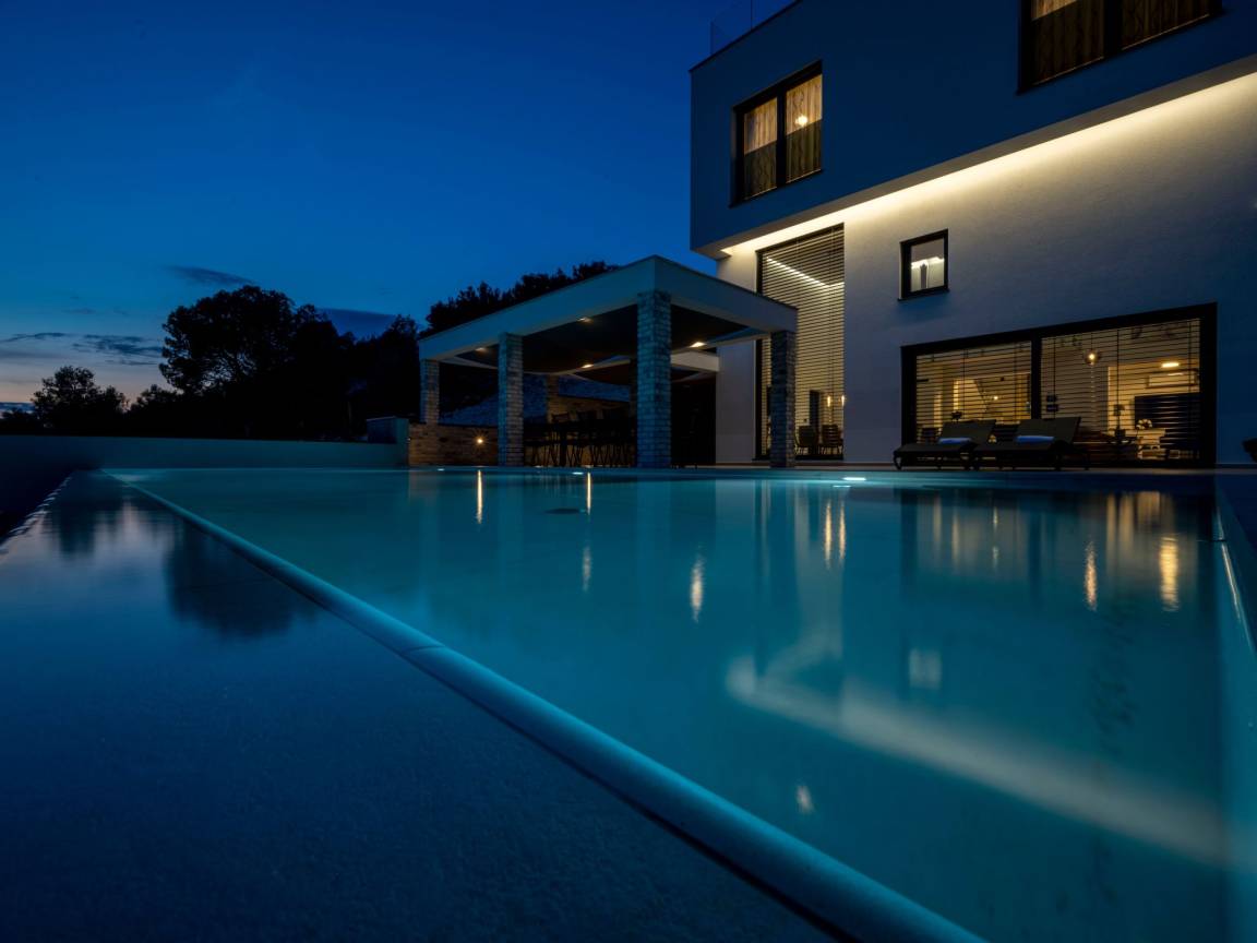 380 M² Ferienhaus ∙ 5 Schlafzimmer ∙ 10 Gäste - Primošten