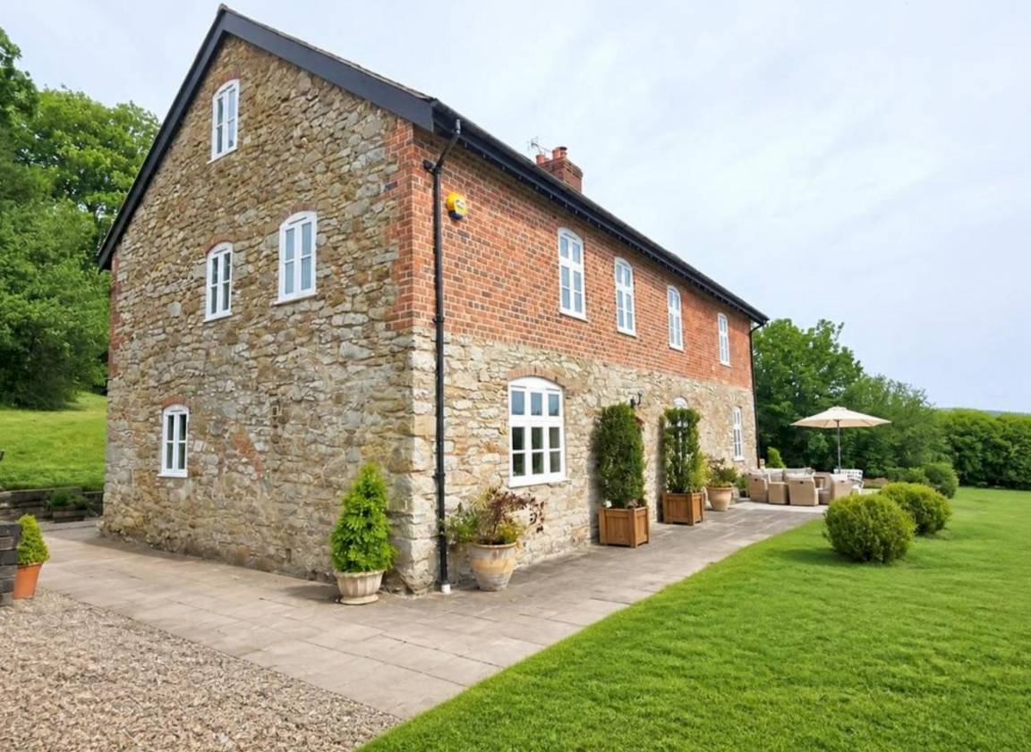 186 M² House ∙ 4 Bedrooms ∙ 8 Guests - Church Stretton