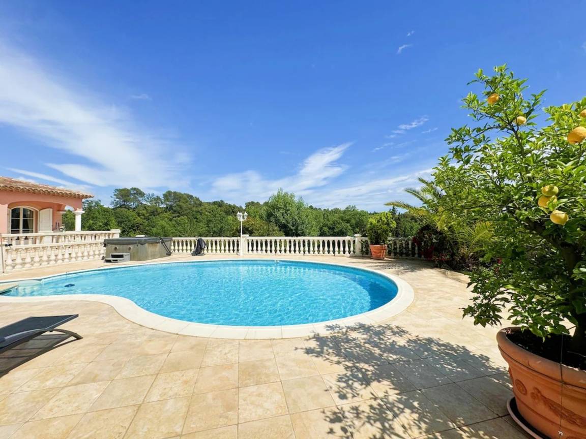 130 M² Villa ∙ 6 Makuuhuonetta ∙ 12 Vierasta - Fayence