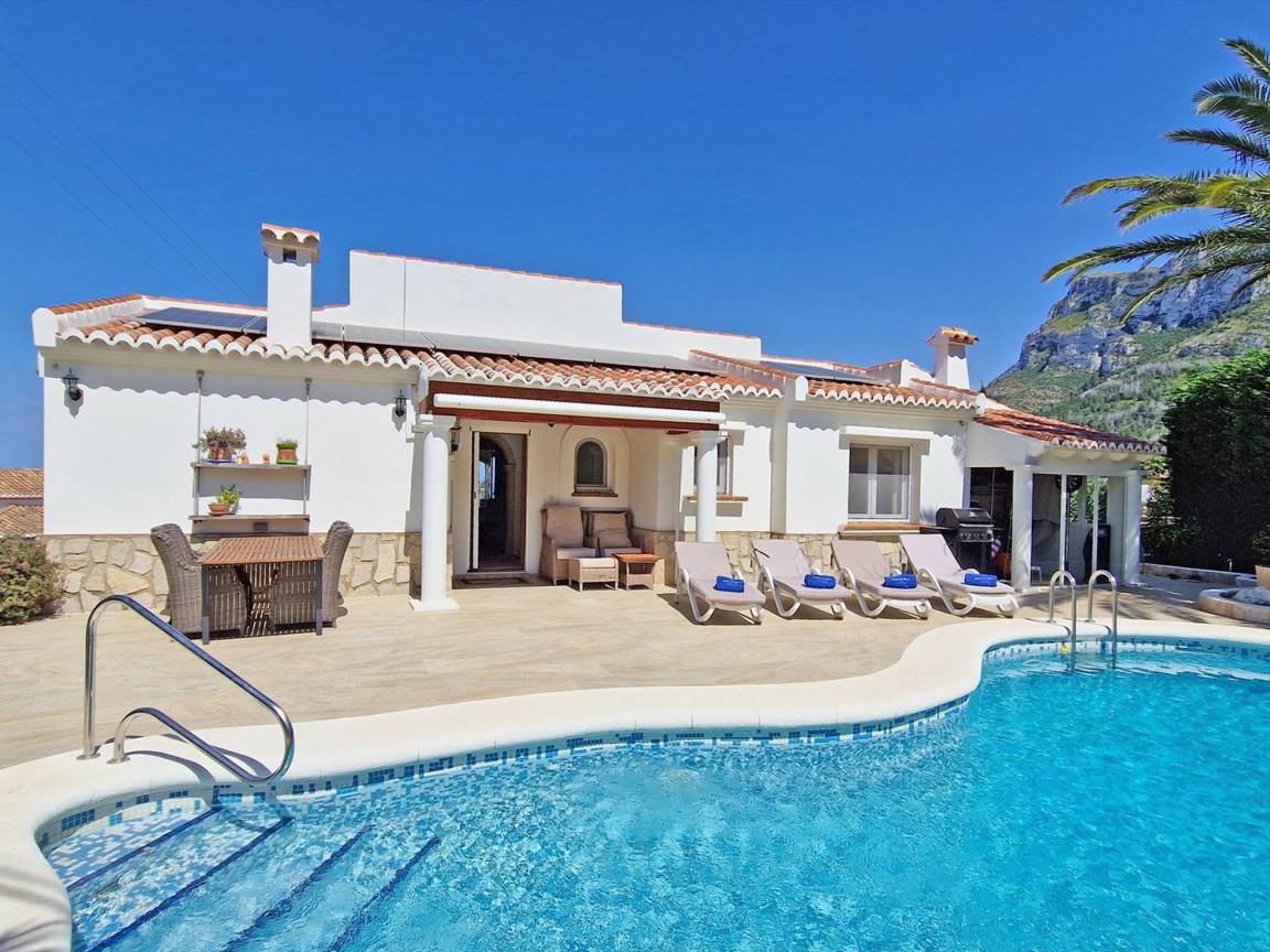 250 M² Villa ∙ 4 Bedrooms ∙ 8 Guests - Dénia