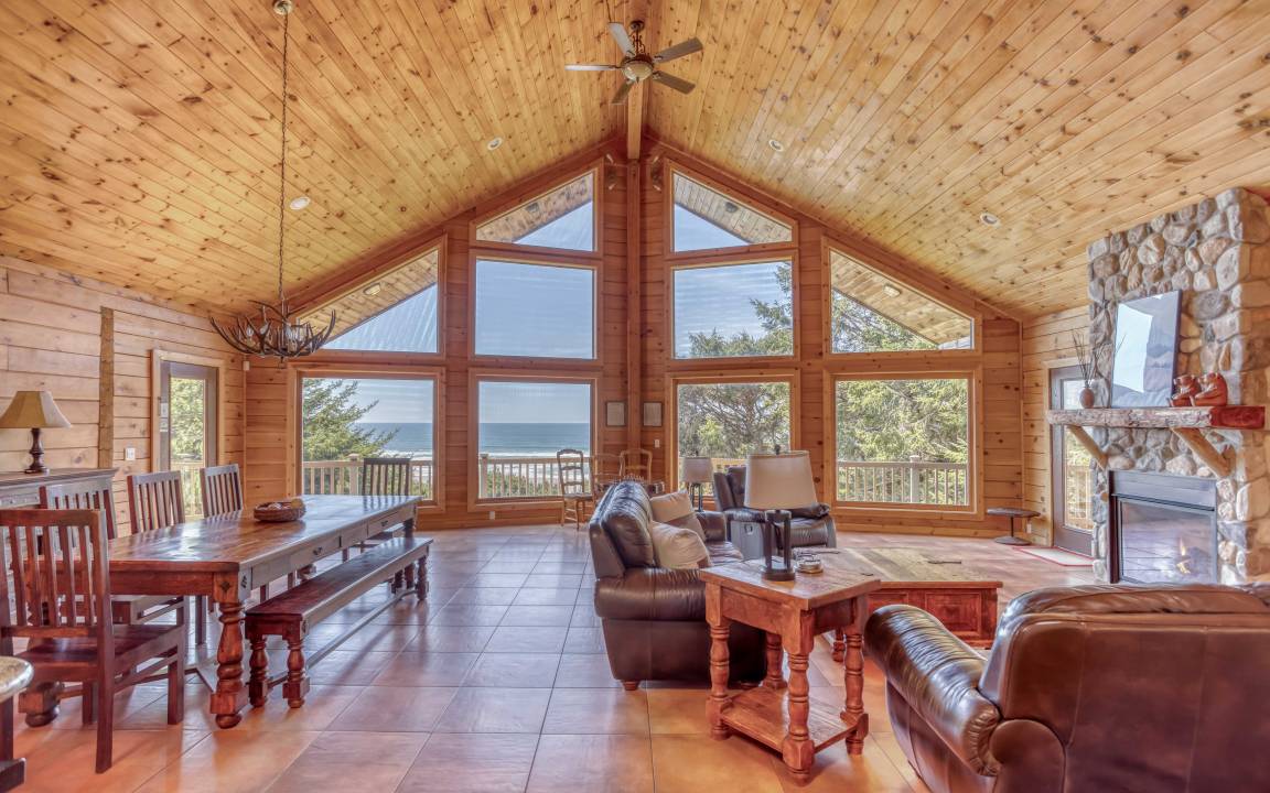 323 M² House ∙ 3 Bedrooms ∙ 8 Guests - Beverly Beach, OR