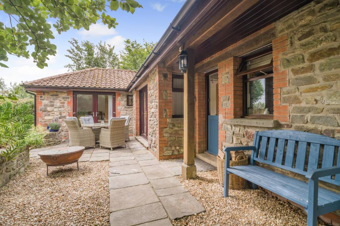 Cottage ∙ 2 Bedrooms ∙ 3 Guests - Newport