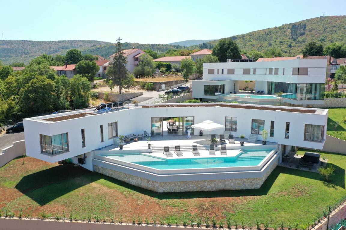 400 M² Villa ∙ 5 Chambres ∙ 12 Personnes - Imotski
