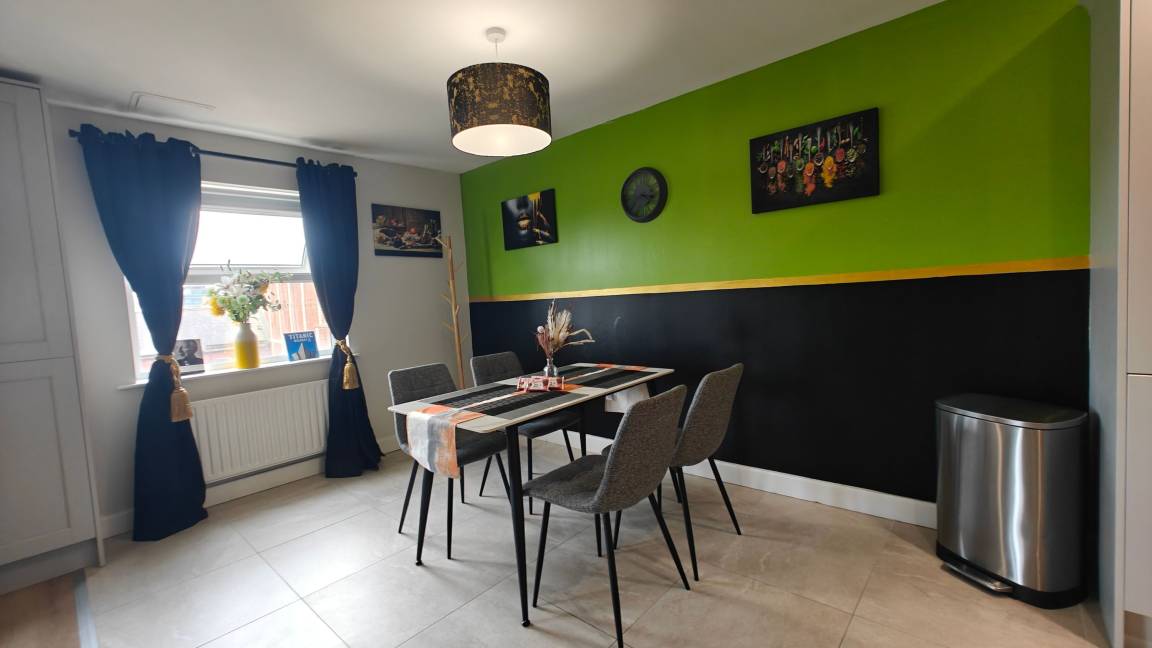 65 M² Apartment ∙ 2 Bedrooms ∙ 4 Guests - Crumlin Road Gaol Visitor Attraction and Conference Centre