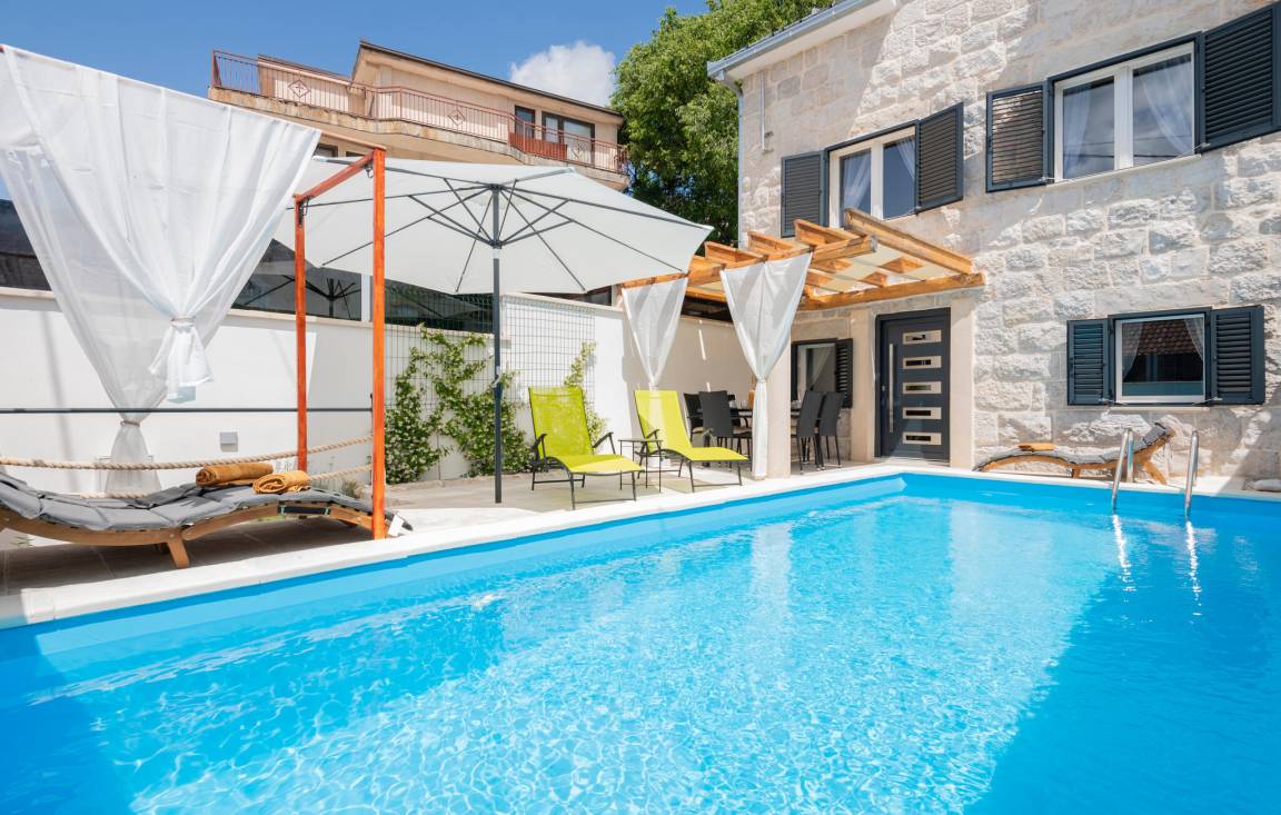 100 M² Ferienhaus ∙ 3 Schlafzimmer ∙ 6 Gäste - Imotski
