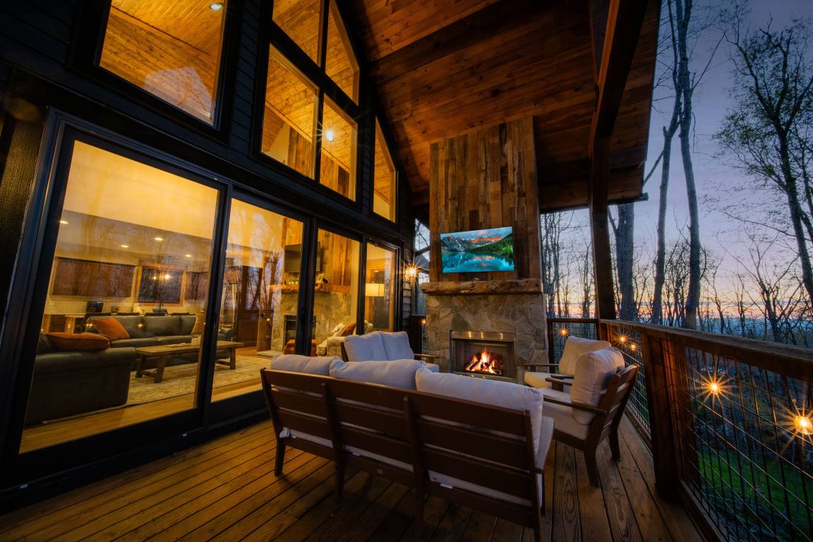 242 M² Cabin ∙ 3 Bedrooms ∙ 12 Guests - Beech Mountain, NC