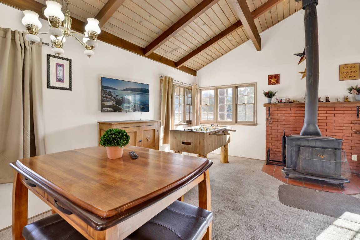 112 M² Hotel ∙ 2 Bedrooms ∙ 8 Guests - Big Bear, CA