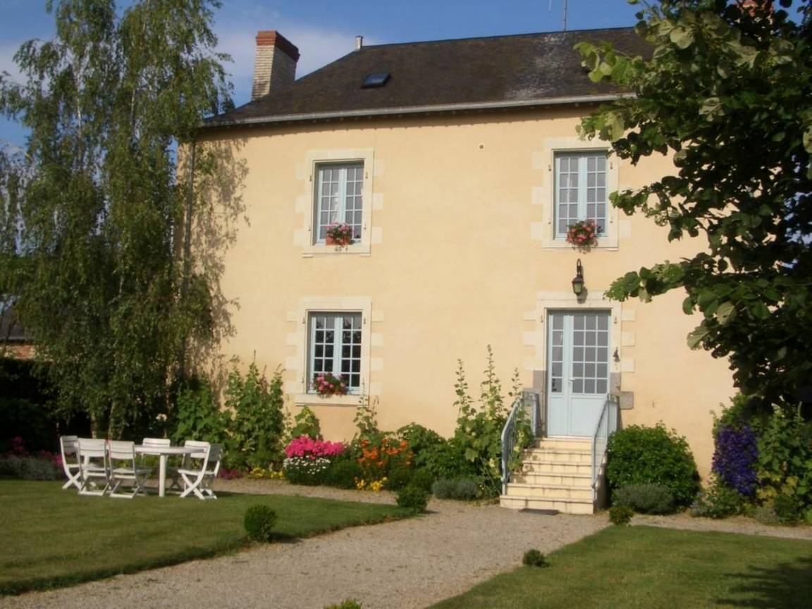 120 M² Cottage ∙ 4 Chambres ∙ 8 Personnes - Craon
