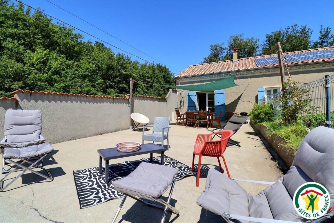 106 M² Gîte ∙ 3 Chambres ∙ 6 Personnes - Montélimar