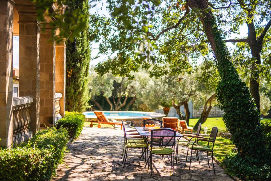 400 M² Casa ∙ 4 Habitaciones ∙ 8 Huéspedes - Mlini