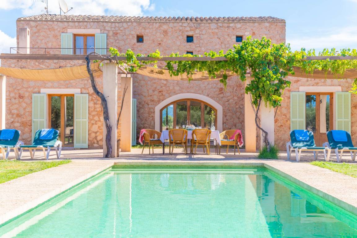 248 M² Villa ∙ 3 Bedrooms ∙ 6 Guests - Porto Cristo