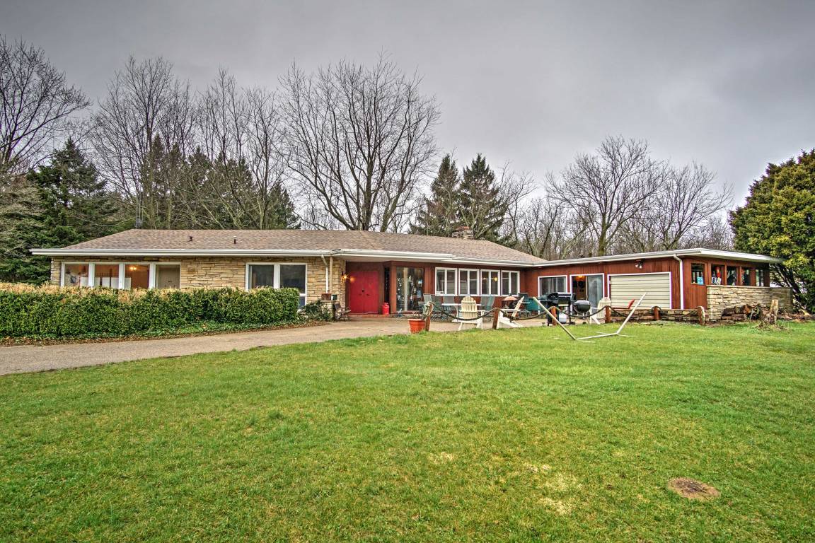 334 M² House ∙ 6 Bedrooms ∙ 21 Guests - South Haven, MI