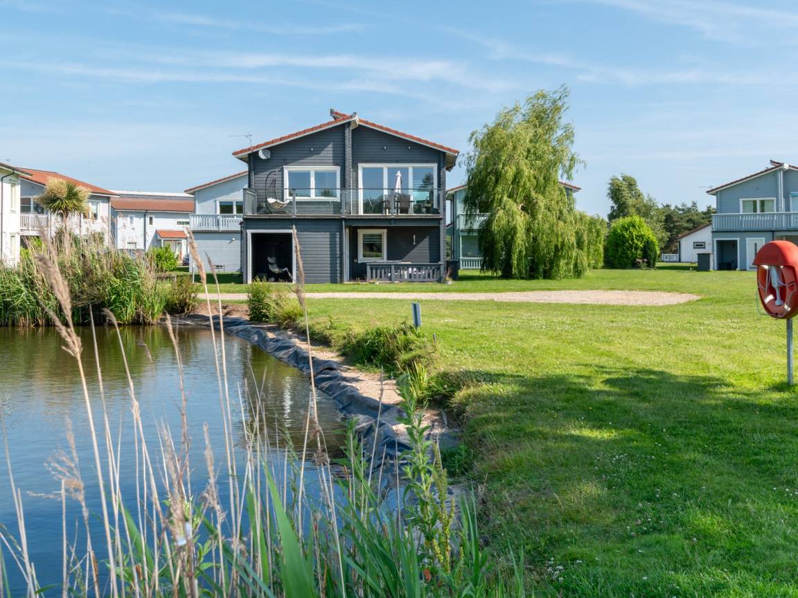 Cottage ∙ 3 Bedrooms ∙ 6 Guests - Beccles