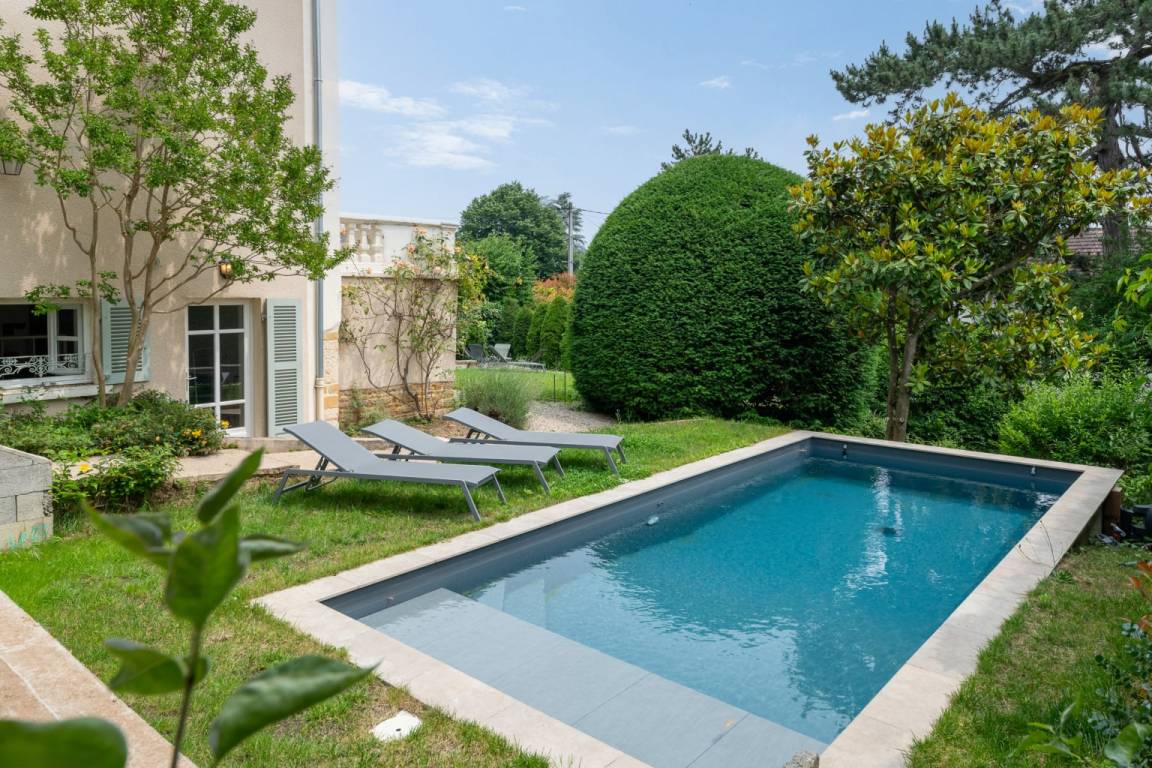 200 M² Villa ∙ 5 Chambres ∙ 10 Personnes - Écully