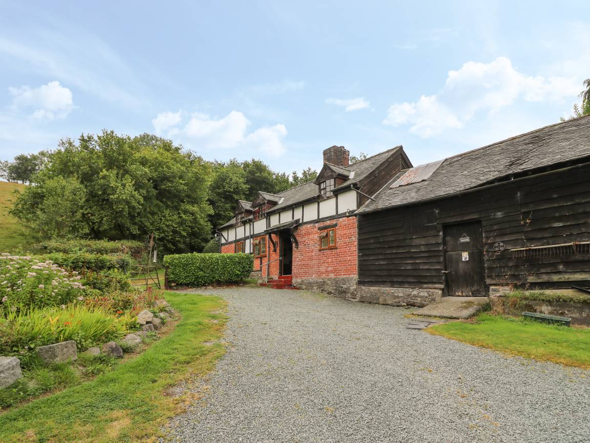 Cottage ∙ 2 Bedrooms ∙ 4 Guests - Llanidloes
