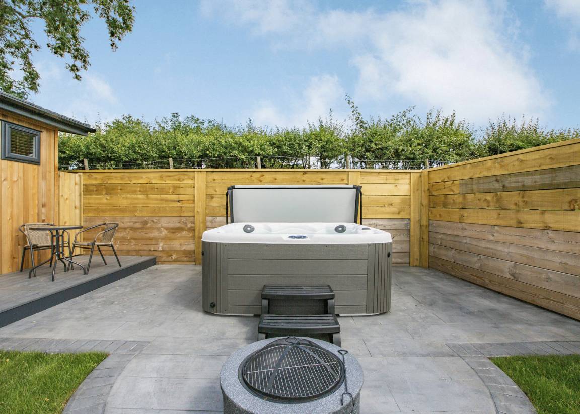 Chalet ∙ 3 Bedrooms ∙ 6 Guests - Dorset
