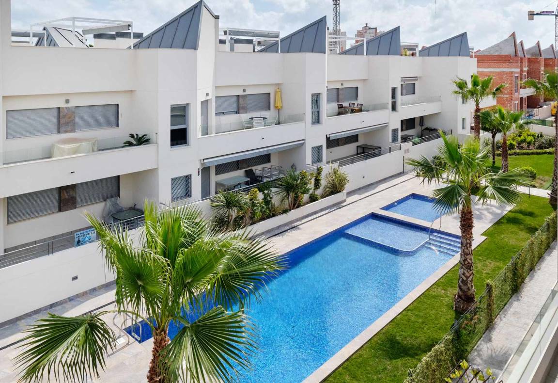 135 M² Apartment ∙ 2 Bedrooms ∙ 6 Guests - Torrevieja