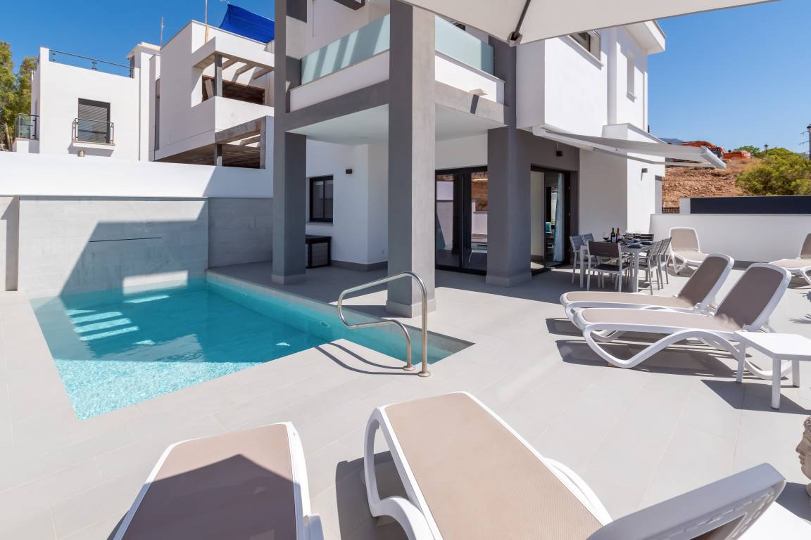 260 M² Villa ∙ 3 Bedrooms ∙ 6 Guests - Nerja