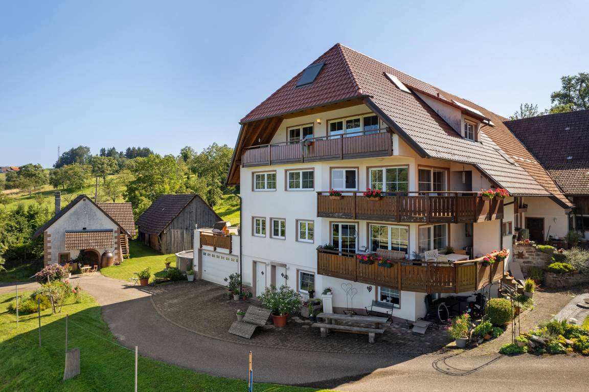 84 M² Ferienwohnung ∙ 2 Schlafzimmer ∙ 4 Gäste - Glottertal