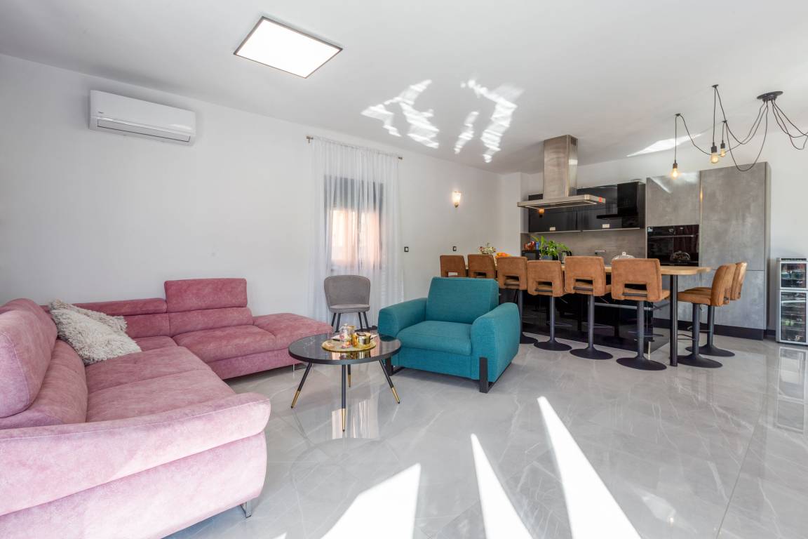 210 M² Ferienhaus ∙ 4 Schlafzimmer ∙ 8 Gäste - Rovinj