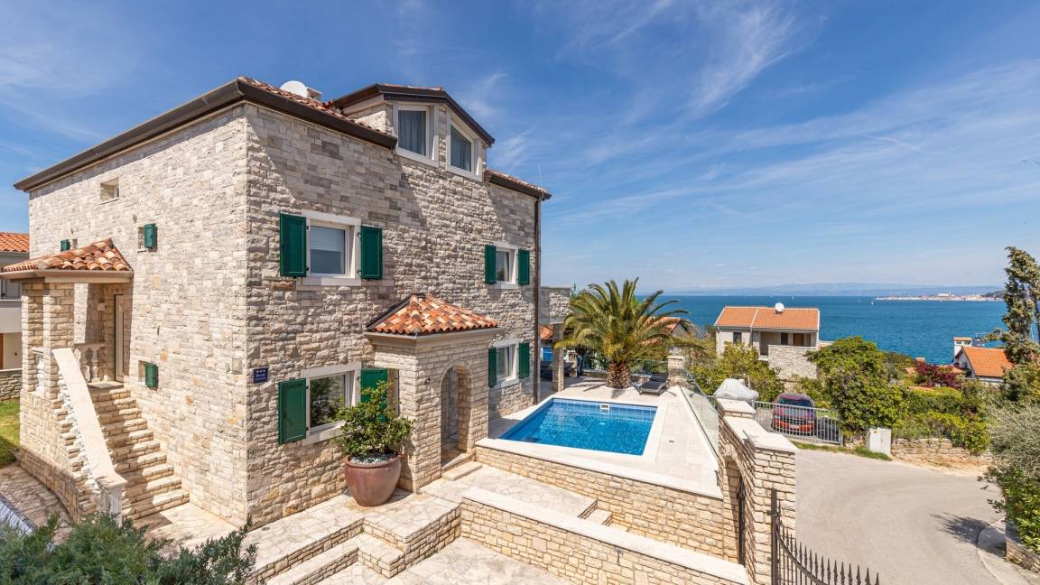 210 M² Villa ∙ 3 Bedrooms ∙ 6 Guests - Piran