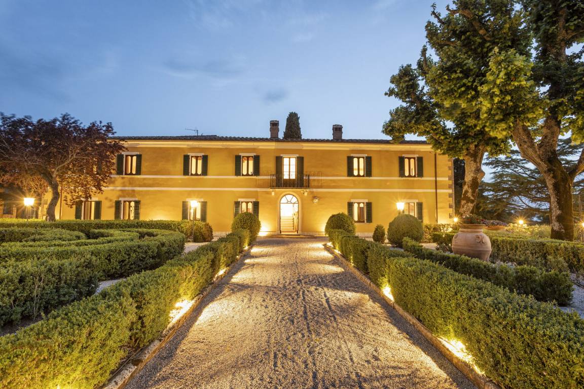 450 M² Villa ∙ 7 Slaapkamers ∙ 16 Gasten - Montepulciano