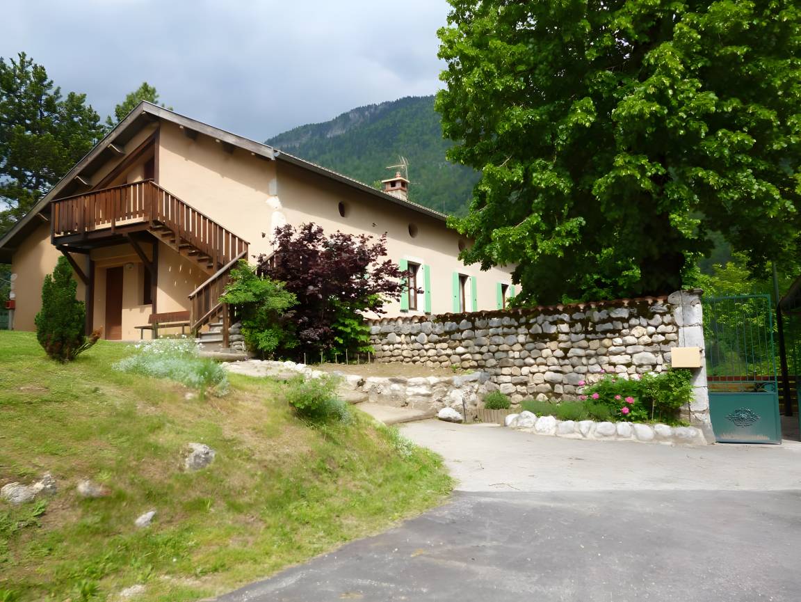 300 M² Maison De Vacances ∙ 8 Chambres ∙ 15 Personnes - Chichilianne