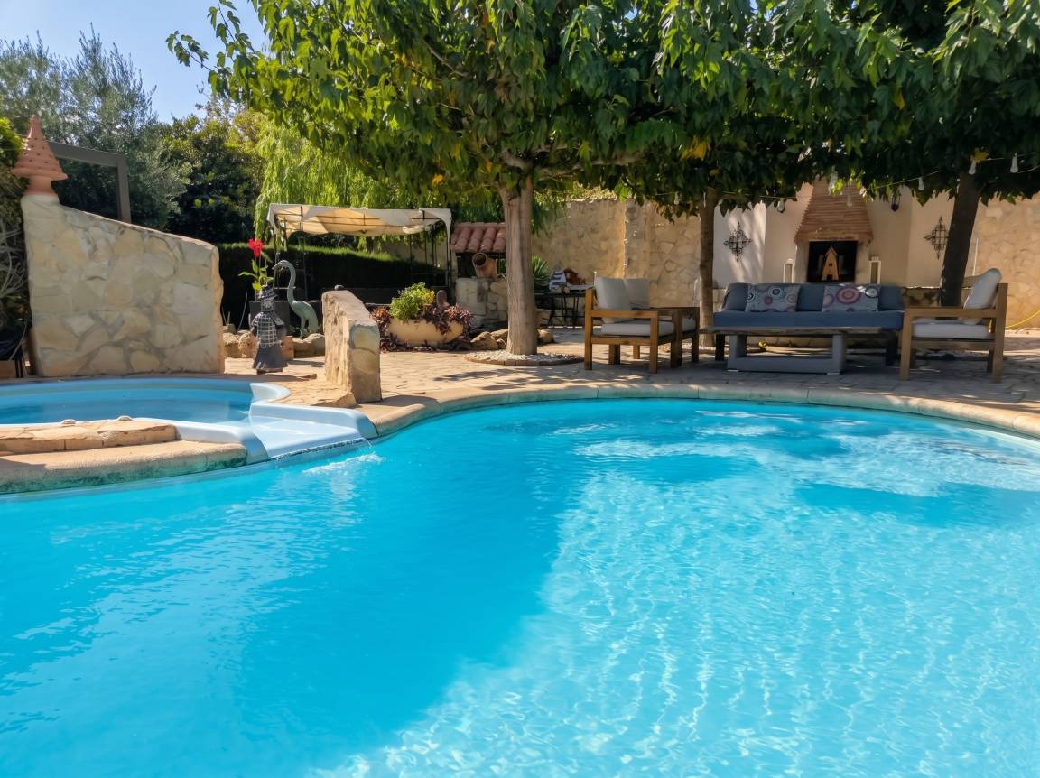 440 M² Villa ∙ 8 Bedrooms ∙ 18 Guests - Siurana