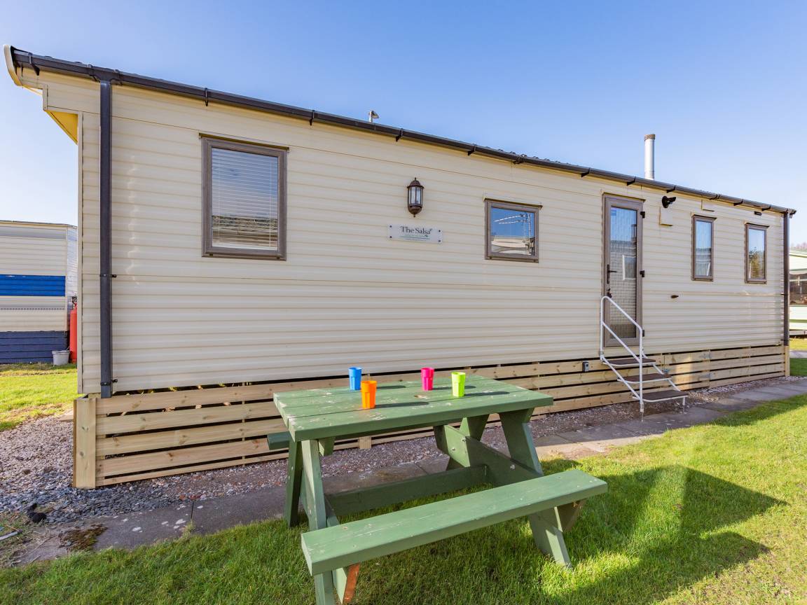 Cottage ∙ 3 Bedrooms ∙ 8 Guests - Morecambe FC Mazuma Stadium