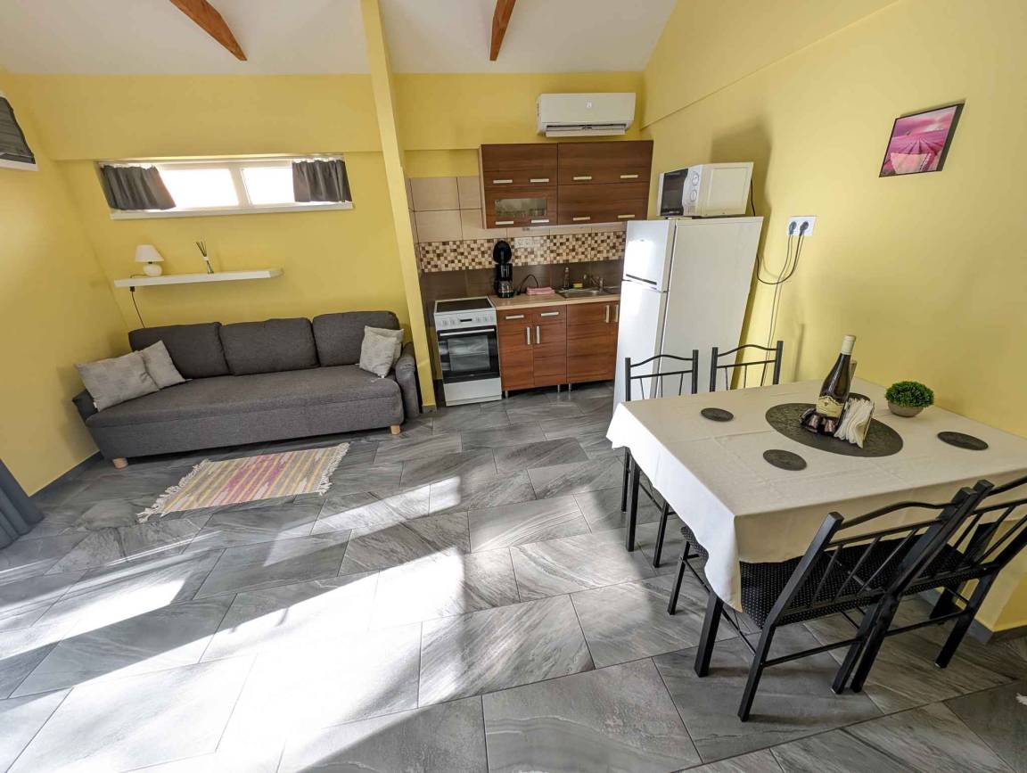 34 M² Ferienhaus ∙ 1 Schlafzimmer ∙ 4 Gäste - Siófok