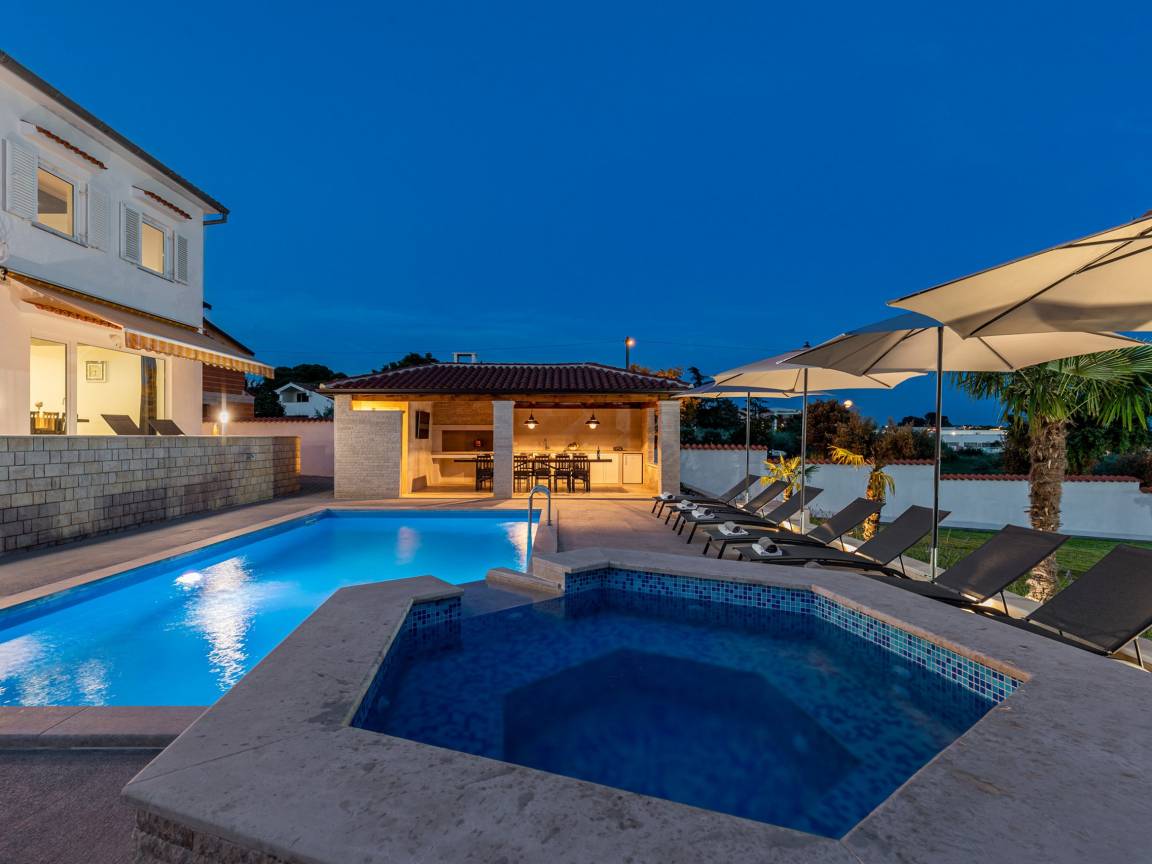 305 M² Villa ∙ 6 Schlafzimmer ∙ 12 Gäste - Rovinj