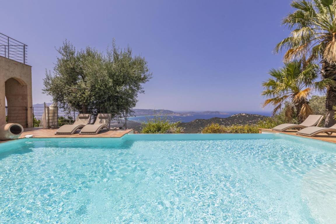 139 M² Gîte ∙ 3 Chambres ∙ 6 Personnes - Calvi