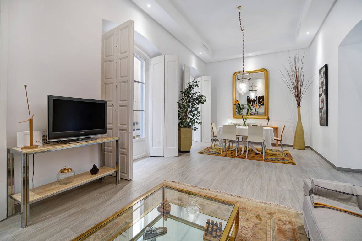 82 M² Apartamento ∙ 2 Habitaciones ∙ 4 Huéspedes - Cádiz