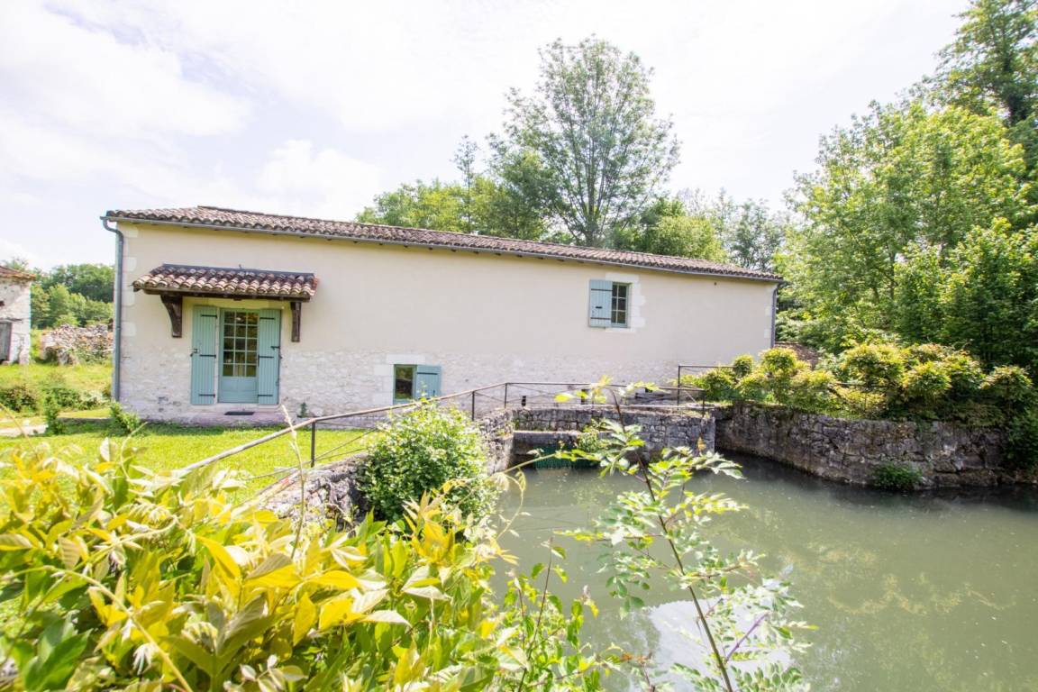 200 M² Gîte ∙ 3 Chambres ∙ 6 Personnes - Bergerac