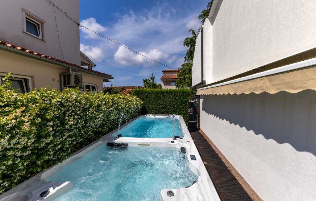 330 M² Villa ∙ 5 Chambres ∙ 10 Personnes - Poreč