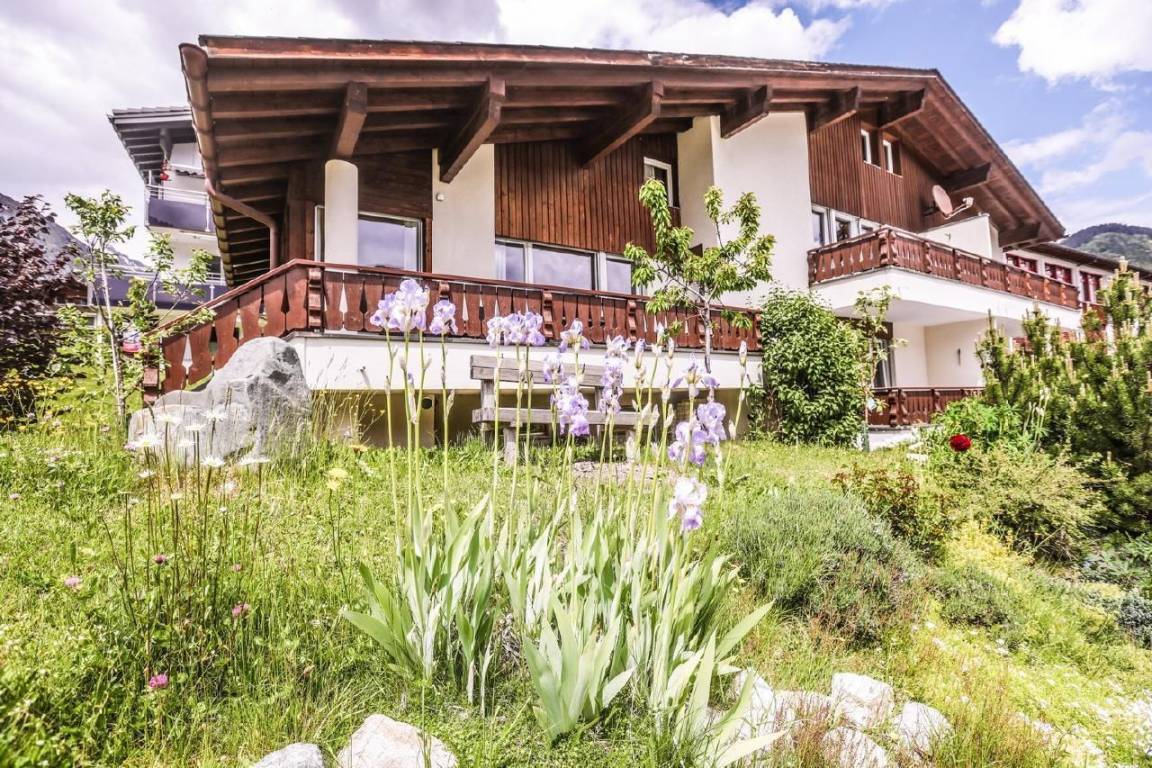 65 M² Ferienwohnung ∙ 2 Schlafzimmer ∙ 4 Gäste - Sedrun