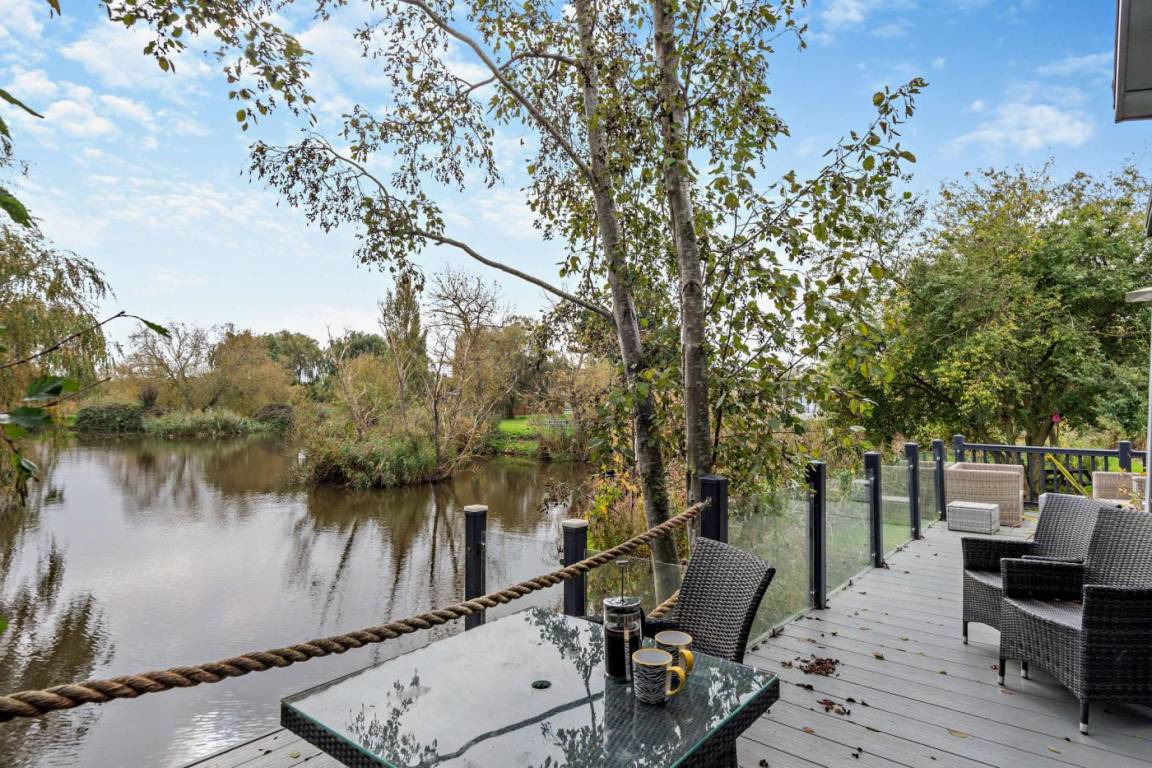 Lodge ∙ 2 Bedrooms ∙ 4 Guests - Norfolk