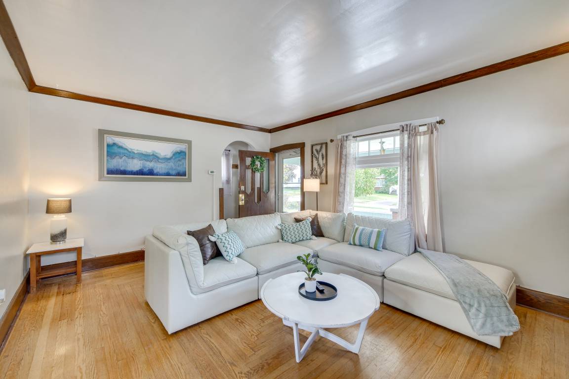 107 M² House ∙ 2 Bedrooms ∙ 6 Guests - Youngstown State University, Youngstown