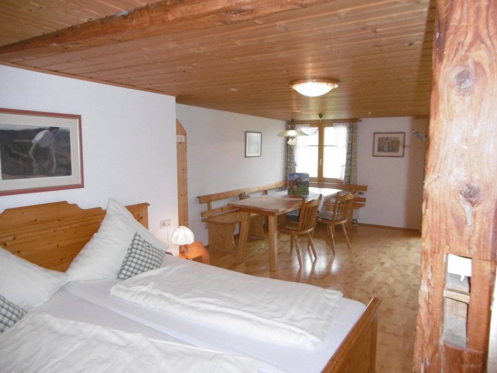 70 M² Ferienwohnung ∙ 1 Schlafzimmer ∙ 4 Gäste - Stiefenhofen