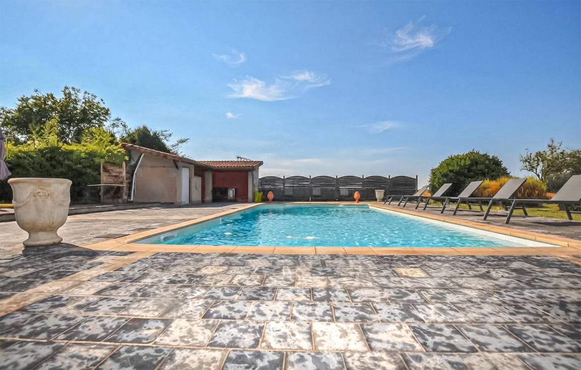 402 M² Huis ∙ 8 Slaapkamers ∙ 15 Gasten - Ariège