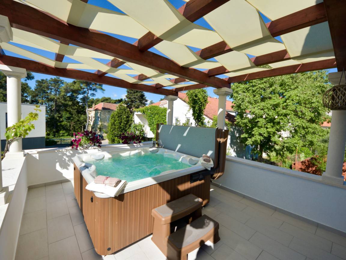 160 M² Ferienhaus ∙ 4 Schlafzimmer ∙ 8 Gäste - Zadar