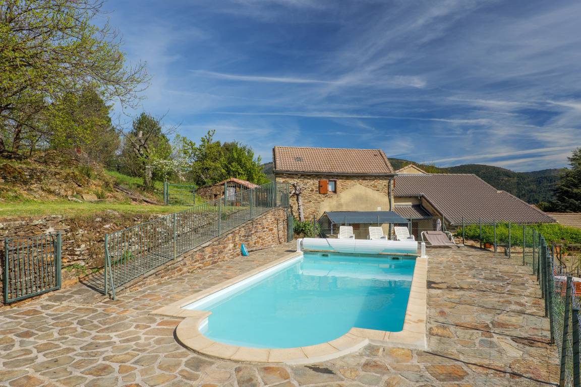 140 M² Maison De Vacances ∙ 4 Chambres ∙ 9 Personnes - Ardèche