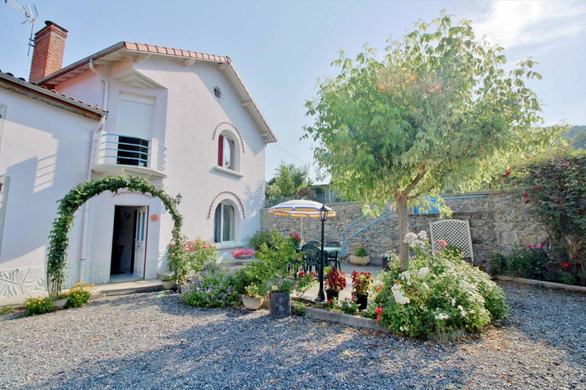 94 M² Gîte ∙ 2 Chambres ∙ 5 Personnes - Lannemezan