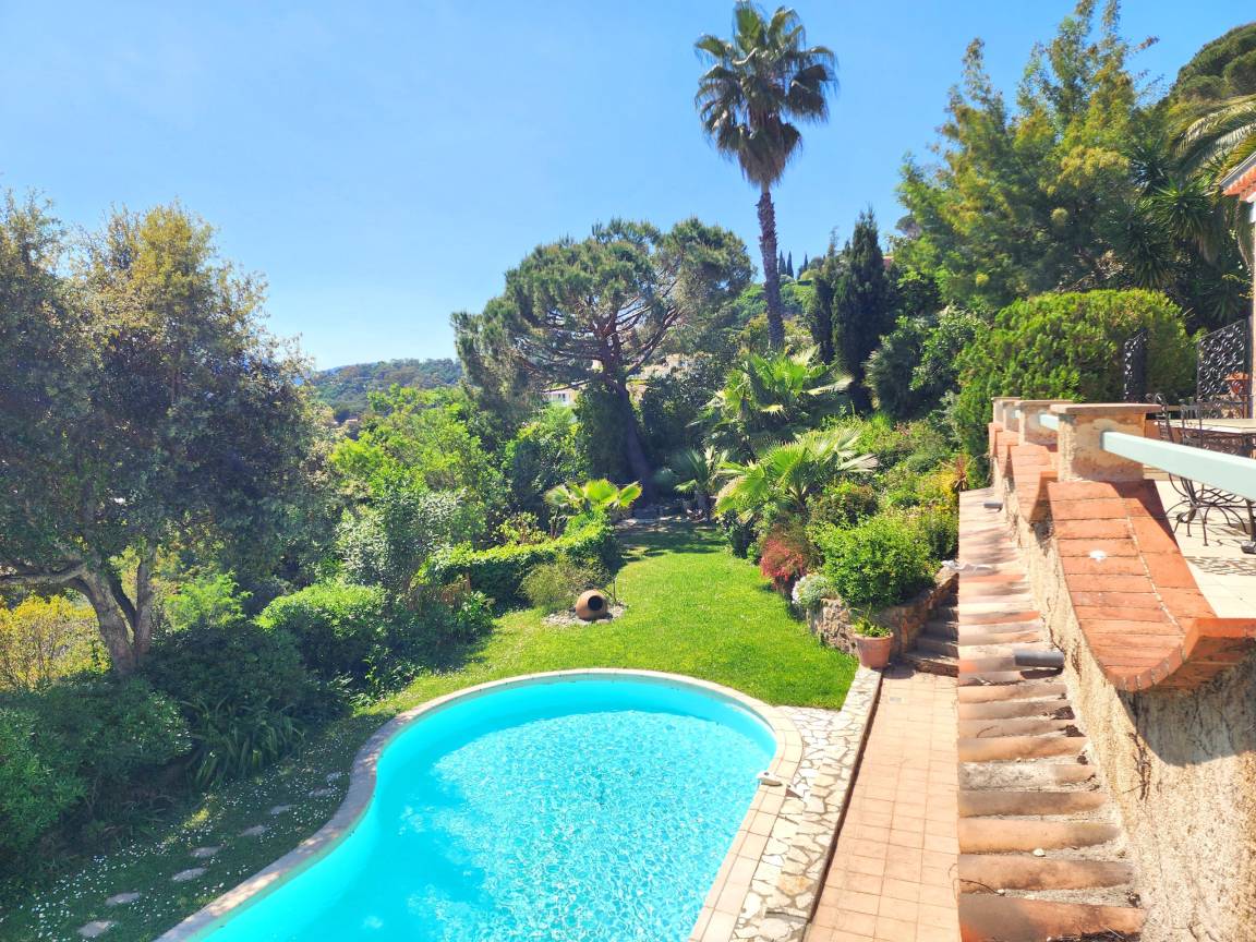 210 M² Villa ∙ 5 Bedrooms ∙ 10 Guests - Mandelieu-la-Napoule