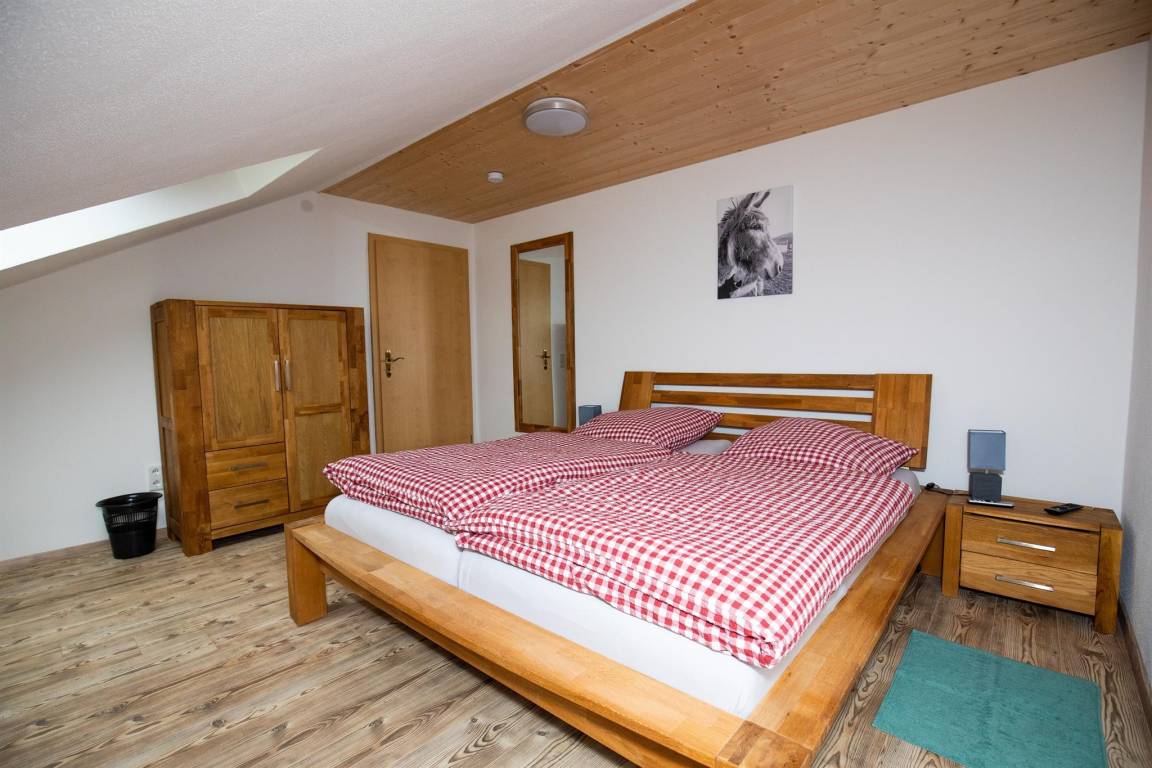 95 M² Ferienwohnung ∙ 3 Schlafzimmer ∙ 6 Gäste - Hilders