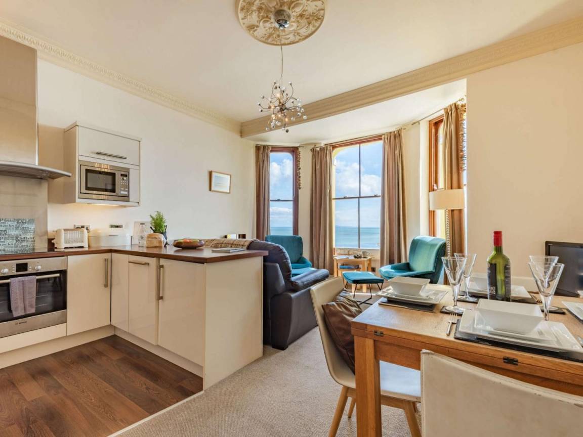 Cottage ∙ 2 Bedrooms ∙ 4 Guests - Tenby