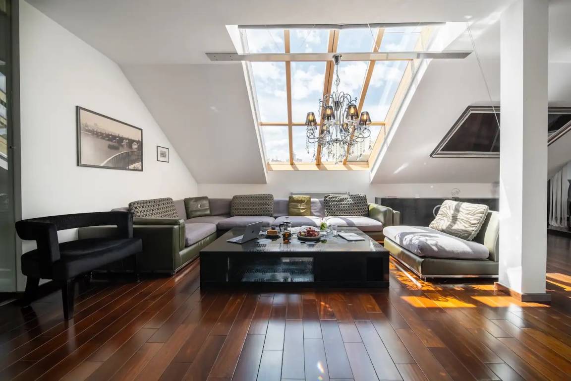 169 M² Apartment ∙ 3 Bedrooms ∙ 6 Guests - Prague